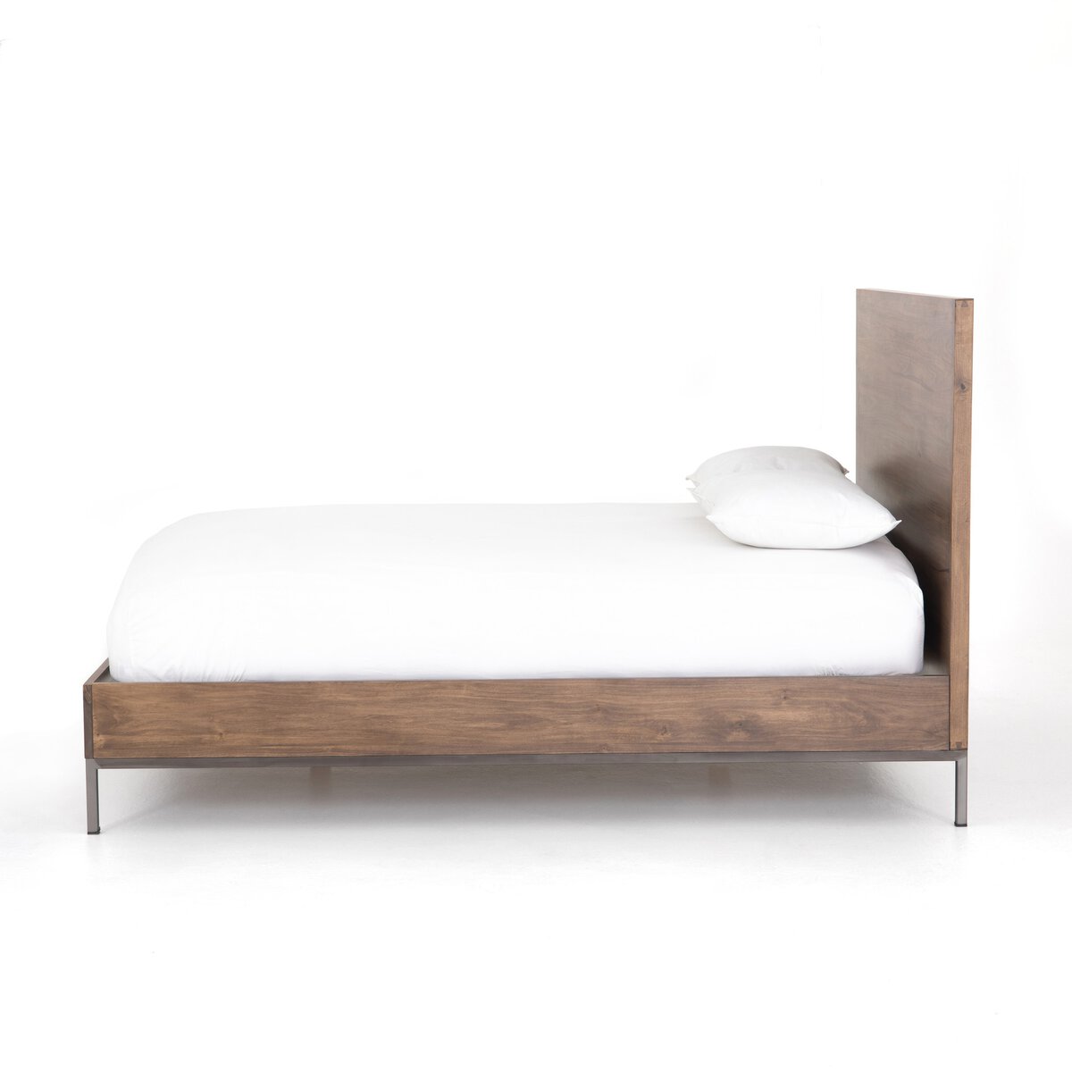 Trey Bed – Maker & Moss